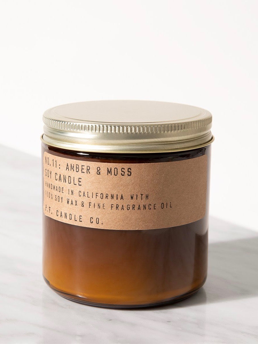 P.F. Candles - NO. 11 Amber & Moss Large – Ensemble nettbutikk